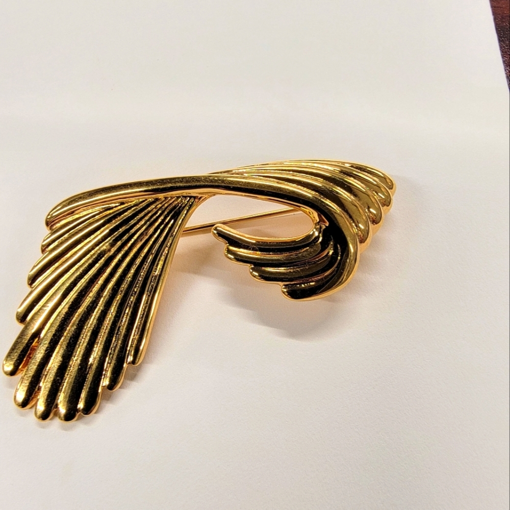 Vintage Monet Retro Gold Tone Brooch Pin Modern Style… - Gem